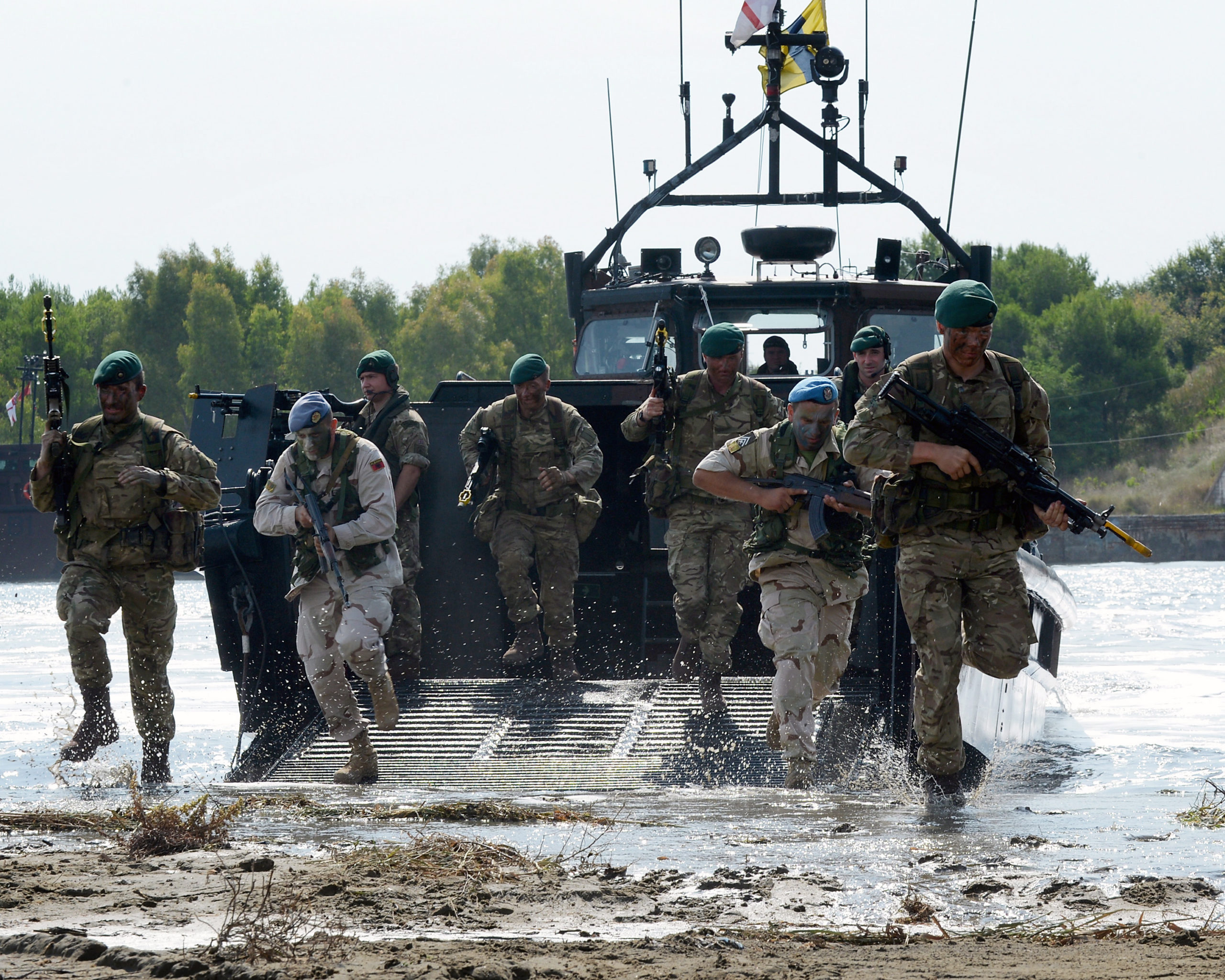 Defence Suppliers Service launches its official 2016 Yearbook ...